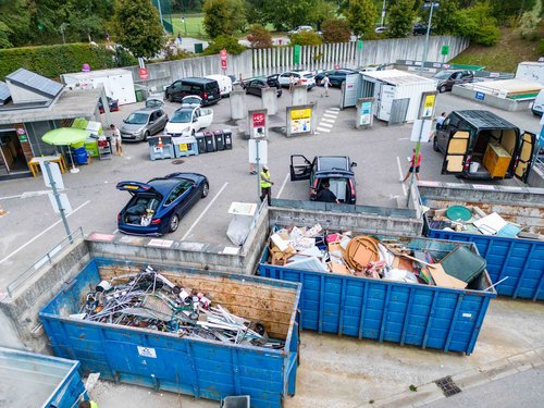 En déchèterie, le tri évolue pour recycler davantage